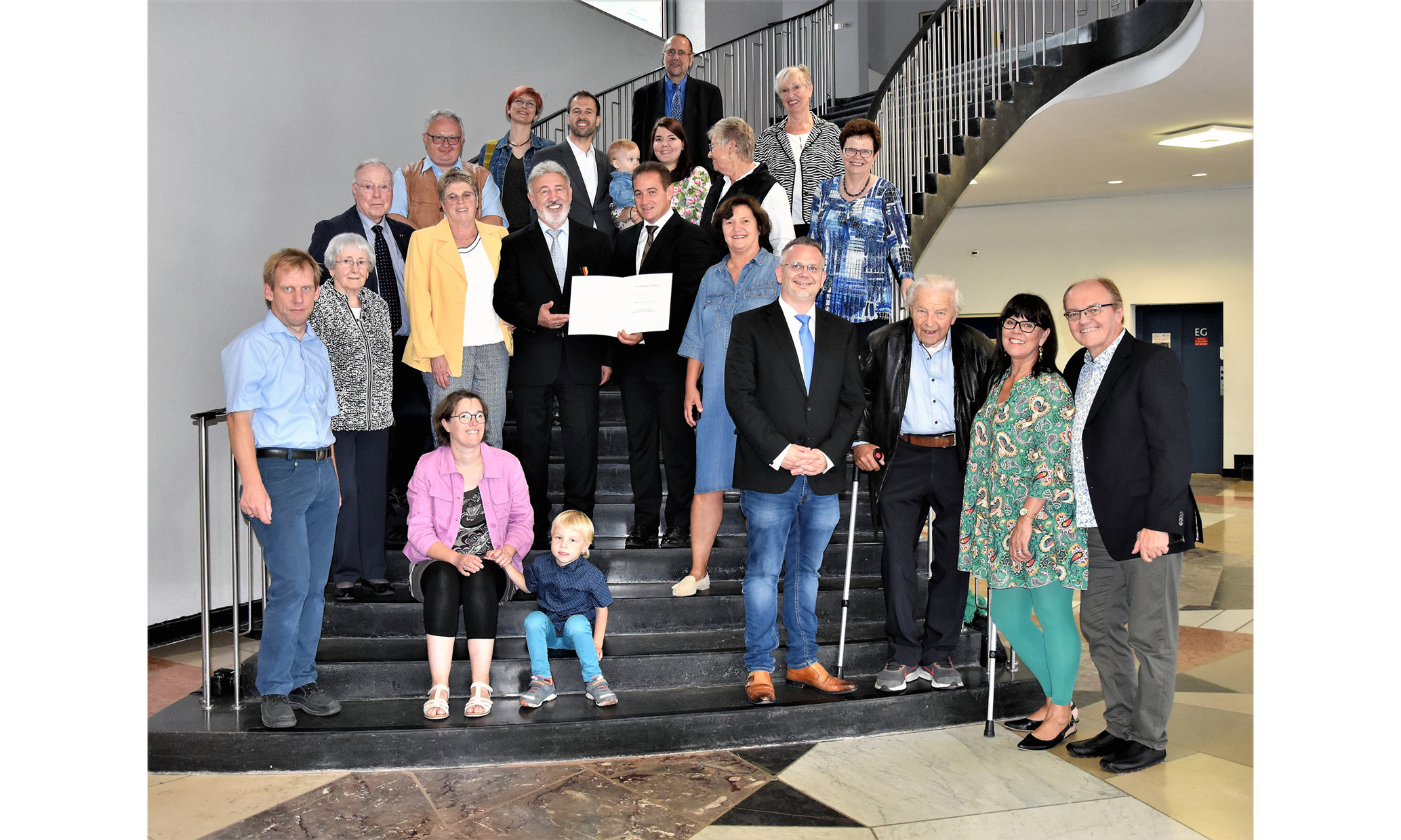 Ministerpräsidentin Malu Dreyer verleiht Gerhard Wissmann die ...